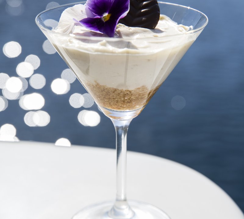 Pershing Image Gallery - Exterior - The 27m Yacht TIGER LILY OF LONDON ...